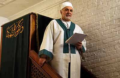 What are the requirements to be a imam in a mosque? - Islamiqate ...