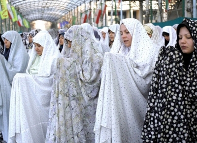 Who are the mahrams a woman can uncover in front of? - Islamiqate ...